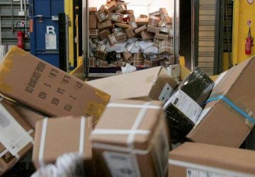 La Poste vend aux enchères des colis perdus pour Noël : une bonne affaire