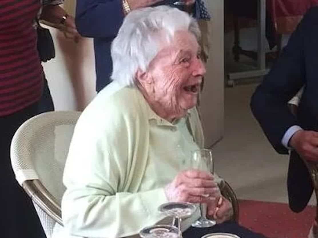 Qui est la nouvelle doyenne des Français après la disparition de sœur ...