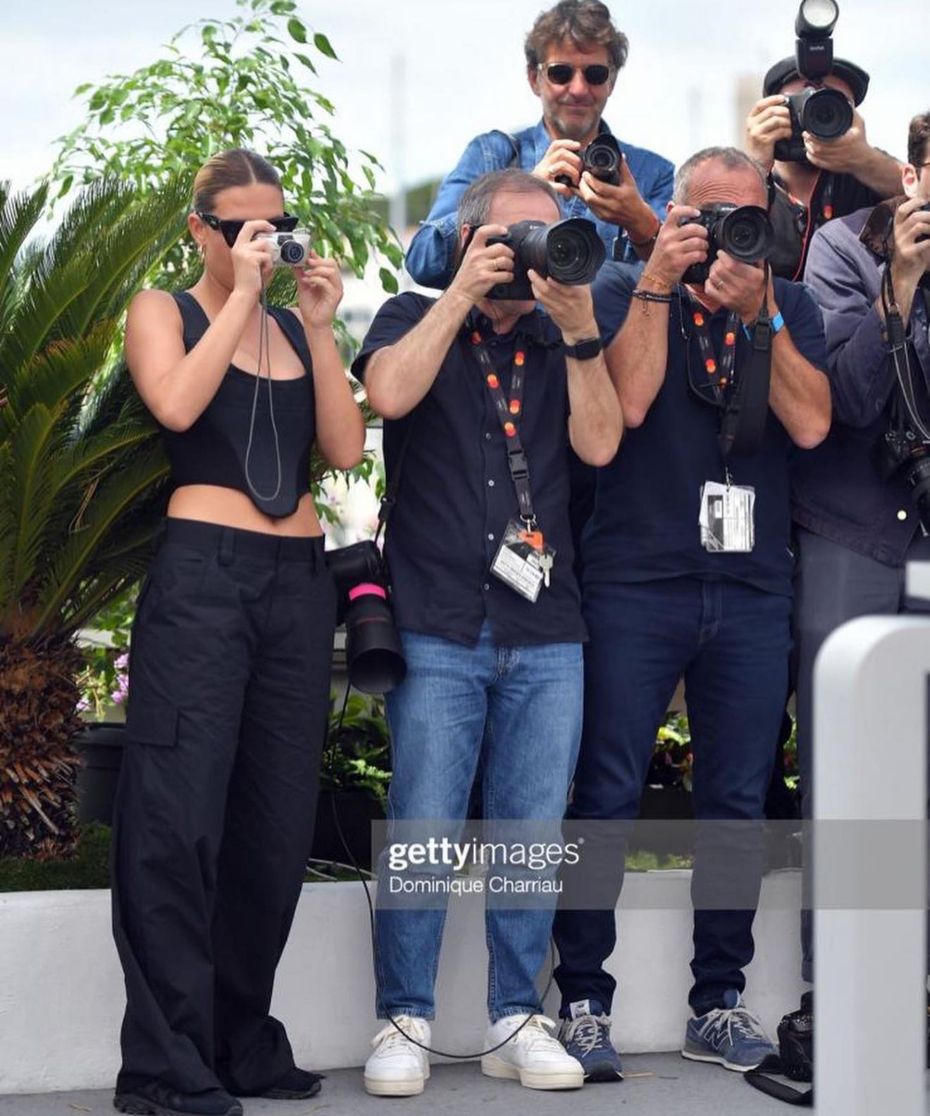Adèle Exarchopoulos En Décolleté Plongeant Elle Fait Une Apparition Très Remarquée à Cannes