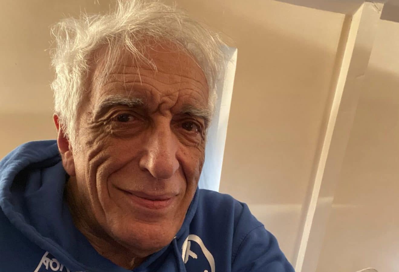 À 75 ans, Gérard Darmon se confie sur sa paternité