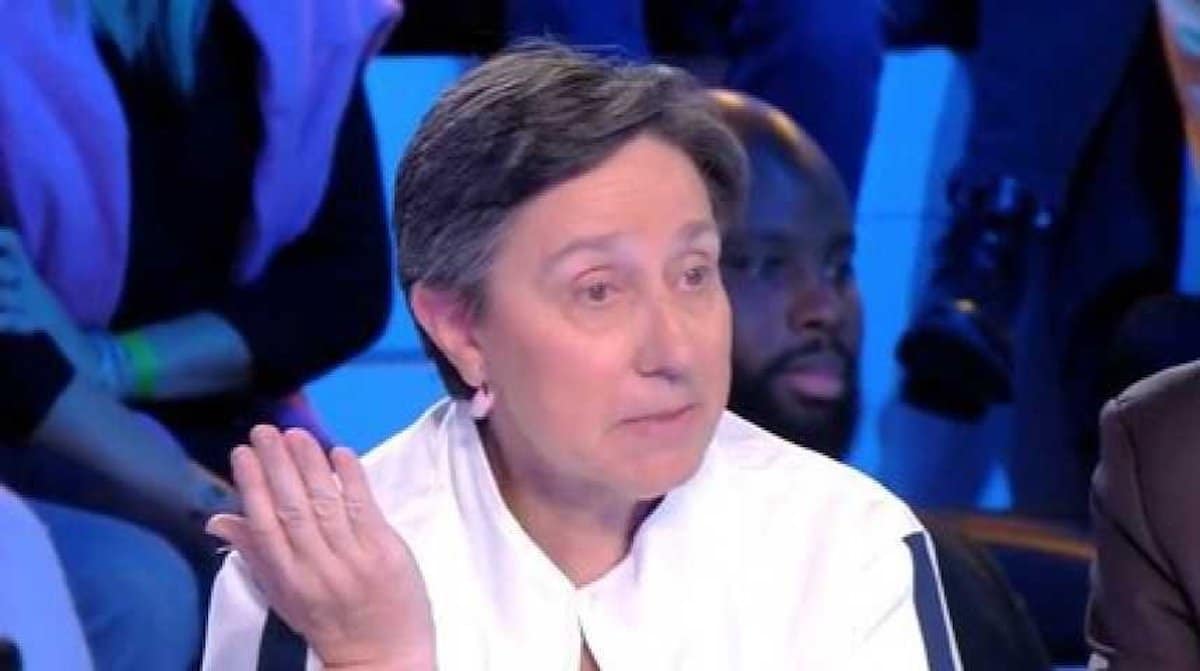 Cyril Hanouna recadre sèchement une chroniqueuse de TPMP : « Tu nous ...