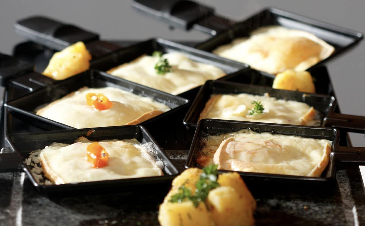 Pourquoi le câble de votre appareil à raclette est toujours trop court