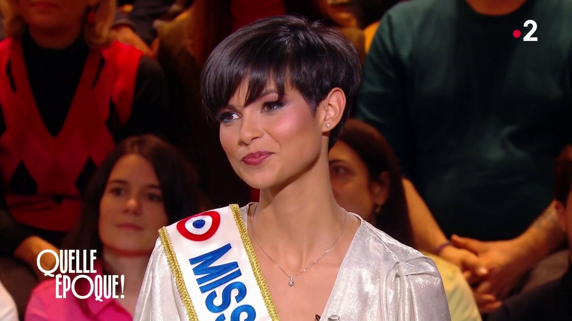 Eve Gilles : Miss France 2024 se dévoile avec une nouvelle coupe de cheveux