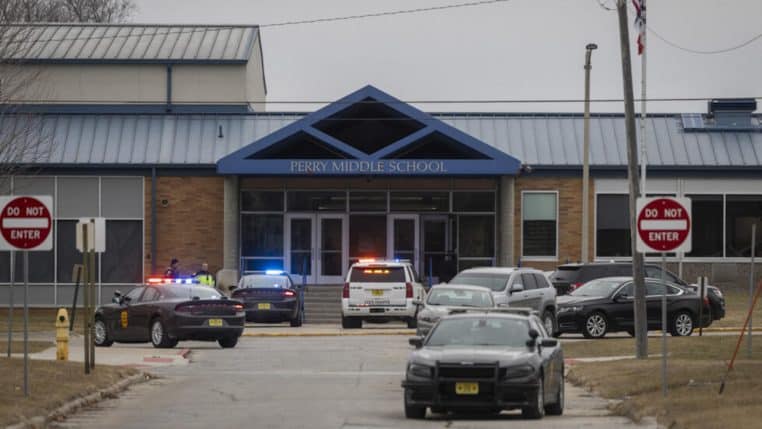 Fusillade mortelle dans un lycée : un collégien a perdu la vie Fusillade mortelle dans un lycée : un collégien a perdu la vie