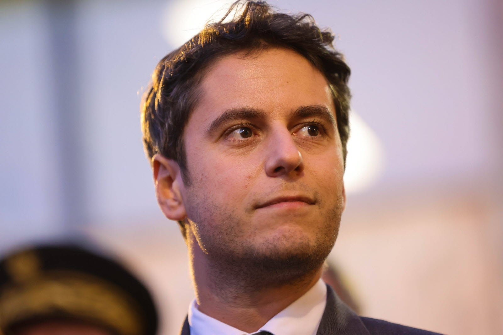 Emmanuel Macron écrasé par Gabriel Attal ? Mauvaise nouvelle pour le ...