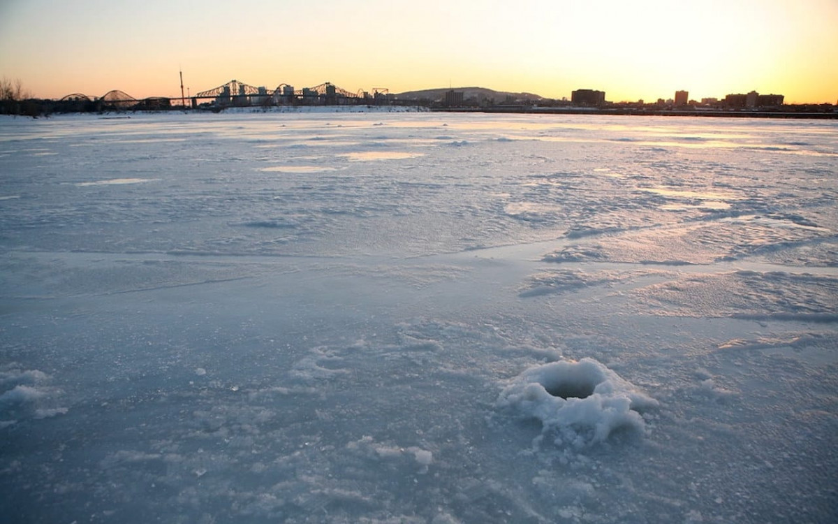 Blague du jour : Un Belge tente de pêcher sur la glace