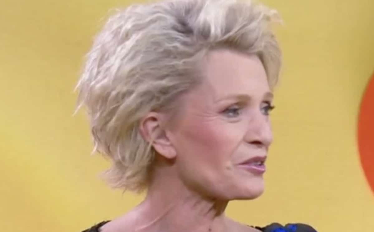 Sophie Davant et William Leymergie en maillot de bain : Un détail dans son maillot de bain ...