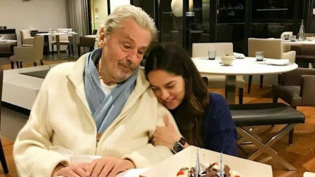 « Aujourd'hui tu me manques papa » : le message d'Anouchka Delon pour ...