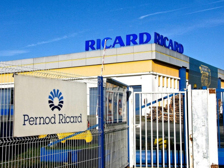 Pernod Ricard devient sponsor du PSG et ça ne passe pas