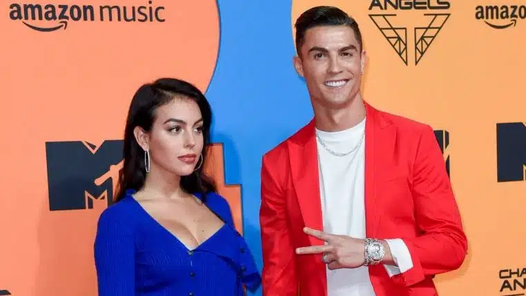 Georgina Rodriguez sublime et vêtue simplement de sacs à main pour la ...