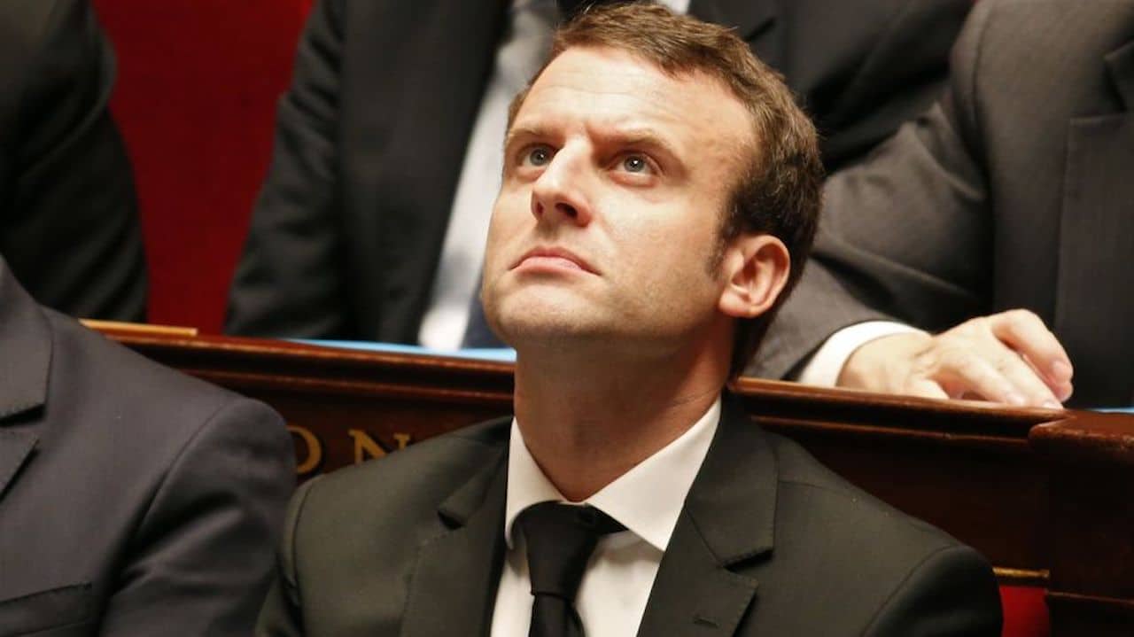 "Petit p*dé", "grande ta*louze" : Emmanuel Macron homophobe ? Il est en ...