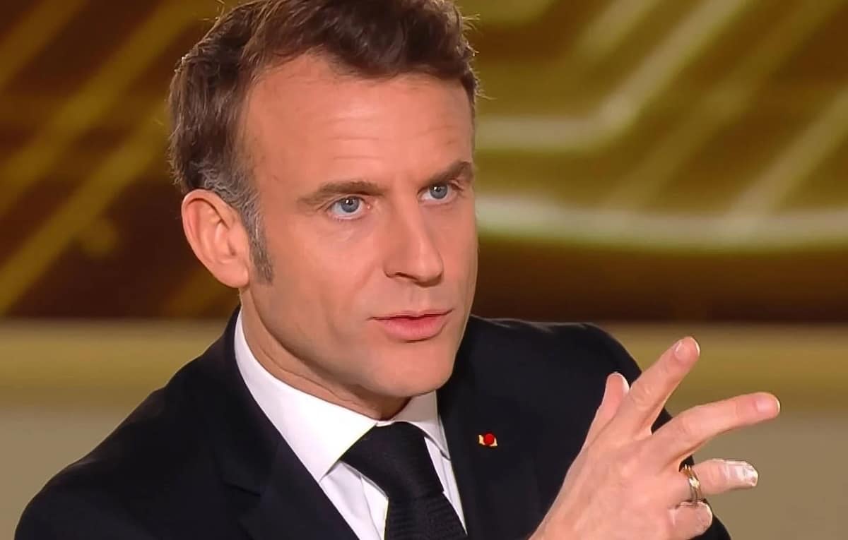 Emmanuel Macron danse en discothèque : cette vidéo du président qui choque