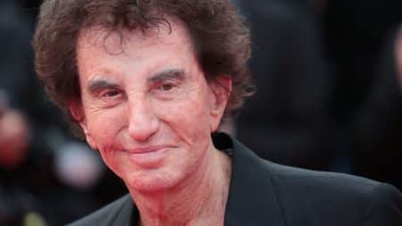 Jack Lang agressé lors d'un rassemblement : les images dévoilées (vidéo)