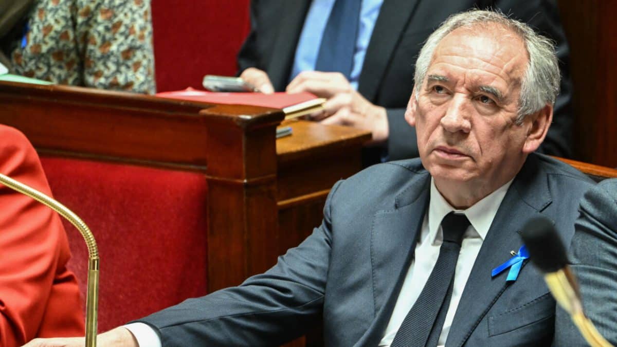 François Bayrou crée le malaise en direct (vidéo)