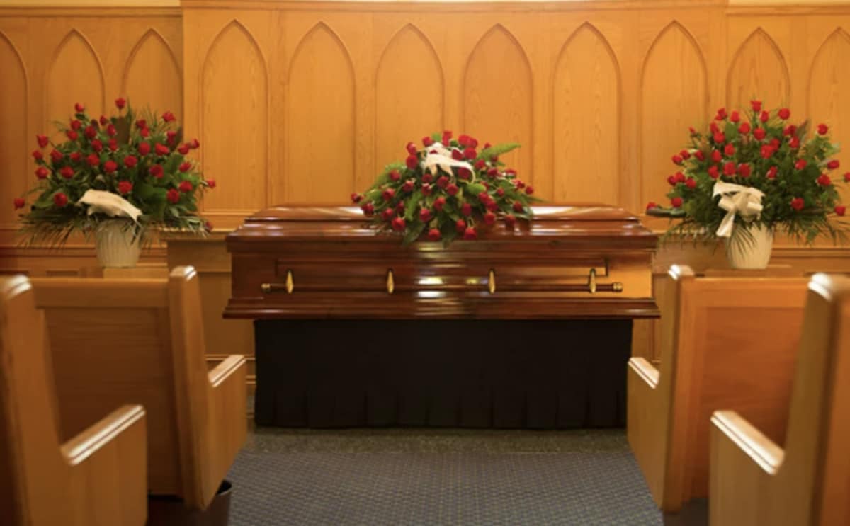 Le cerveau de leur fils livré par erreur par des pompes funèbres : un ...