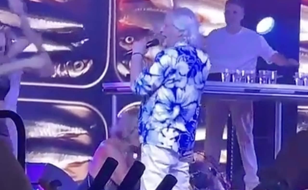 "Une spectatrice a pratiqué une fell*tion sur lui" : Patrick Sébastien ...