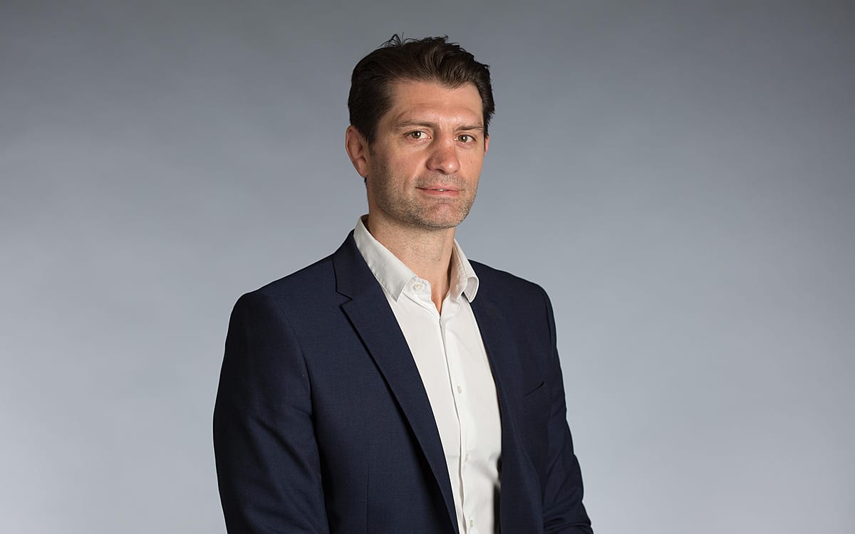 Voyeurisme à Paris : Le phénomène devient viral dans les piscines et le ...