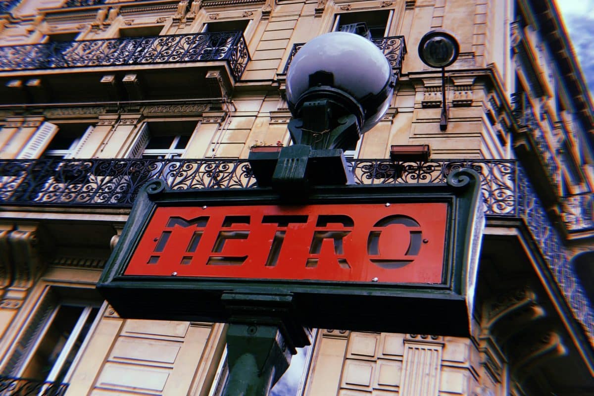 Un corps démembré découvert dans les tunnels du métro parisien