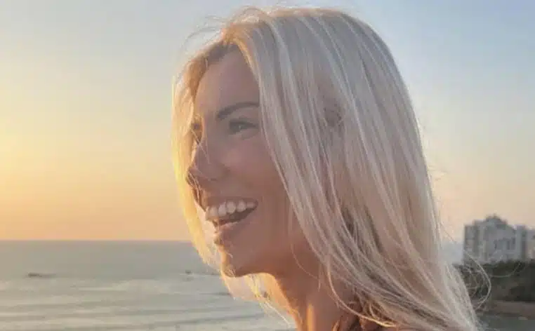 « Je peux plus marcher » : Alexandra Rosenfeld révèle la maladie rare ...