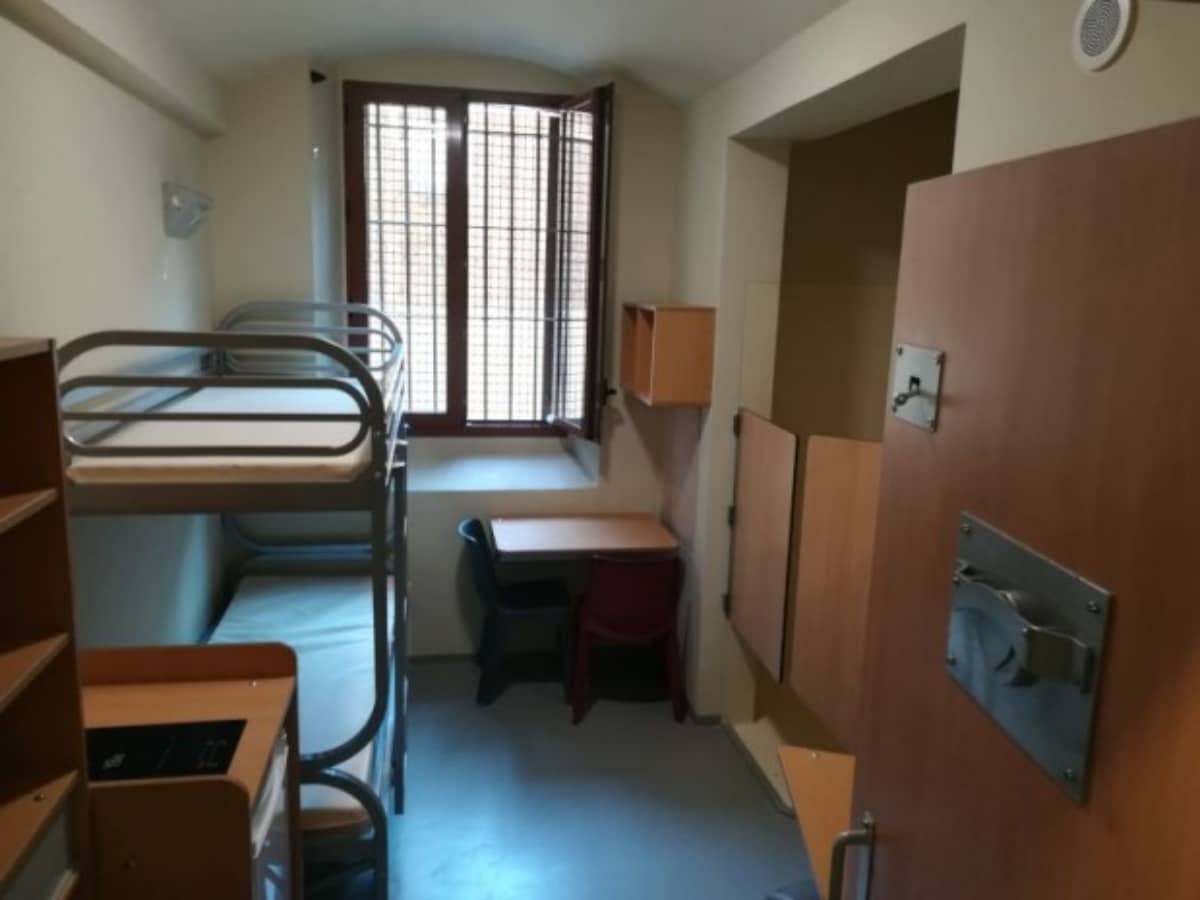 Nicolas Sarkozy en "cellule VIP" en prison : les coulisses de sa future ...