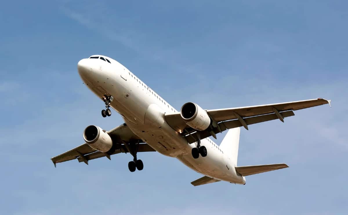 Le pare-brise de l’avion explose en plein vol : le geste héroïque du pilote