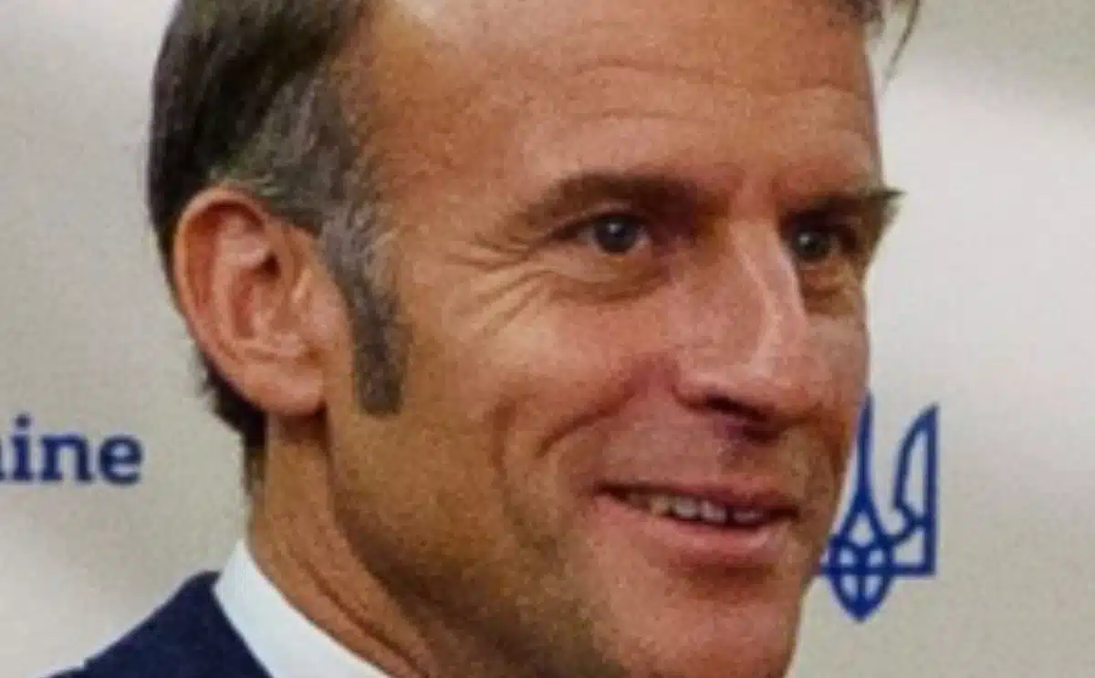 Emmanuel Macron très proche d’une autre femme : les images qui font ...