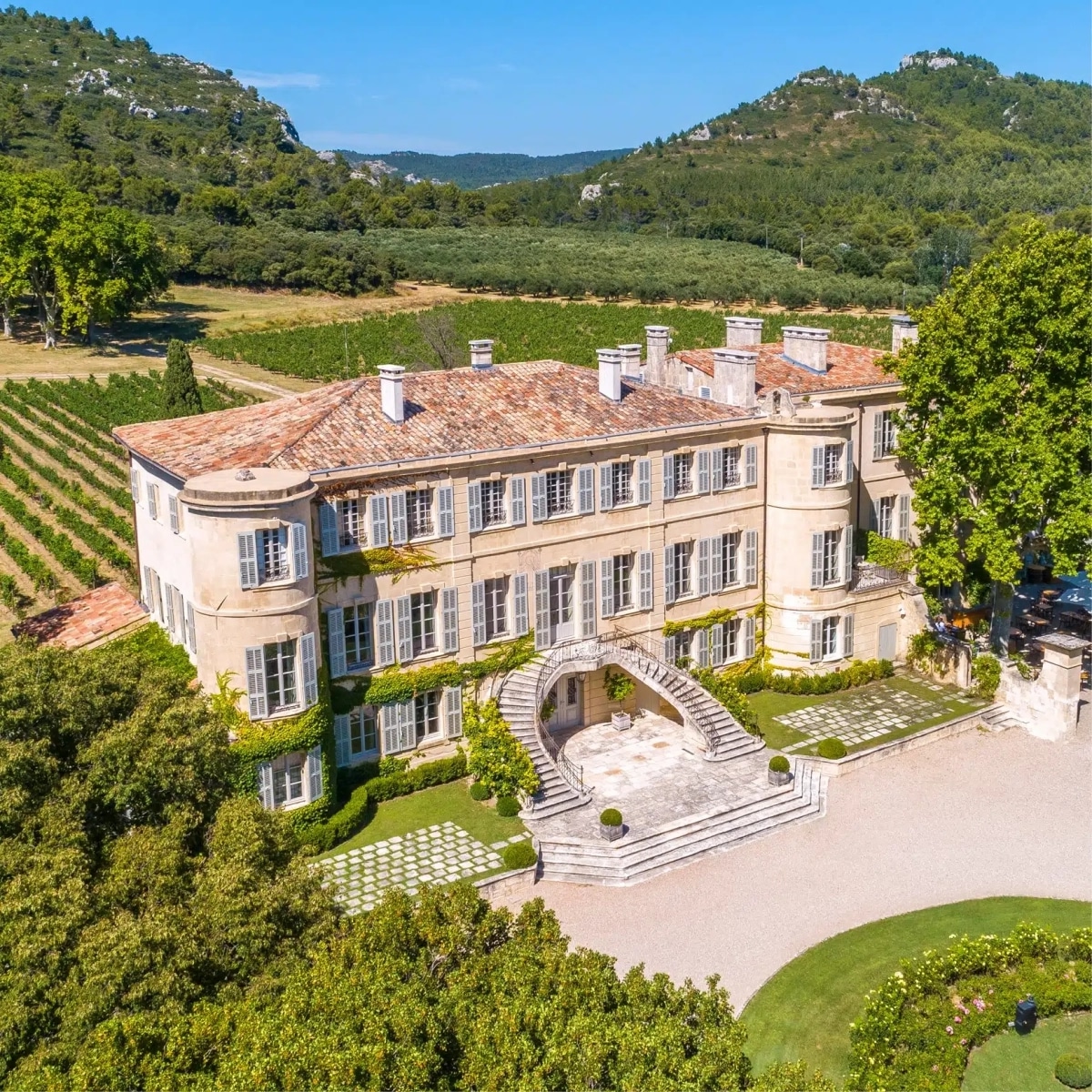 Dormir chez Nicolas Sarkozy coûte 25 000 € la nuit : luxe ou folie