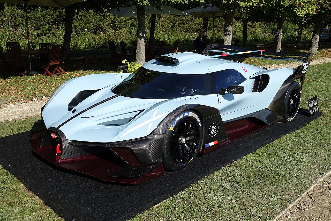Bugatti : le tout dernier Bolide a quitté l’atelier… dans une ...