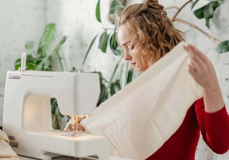 La machine à coudre idéale pour les débutants : Lidl frappe fort avec ...
