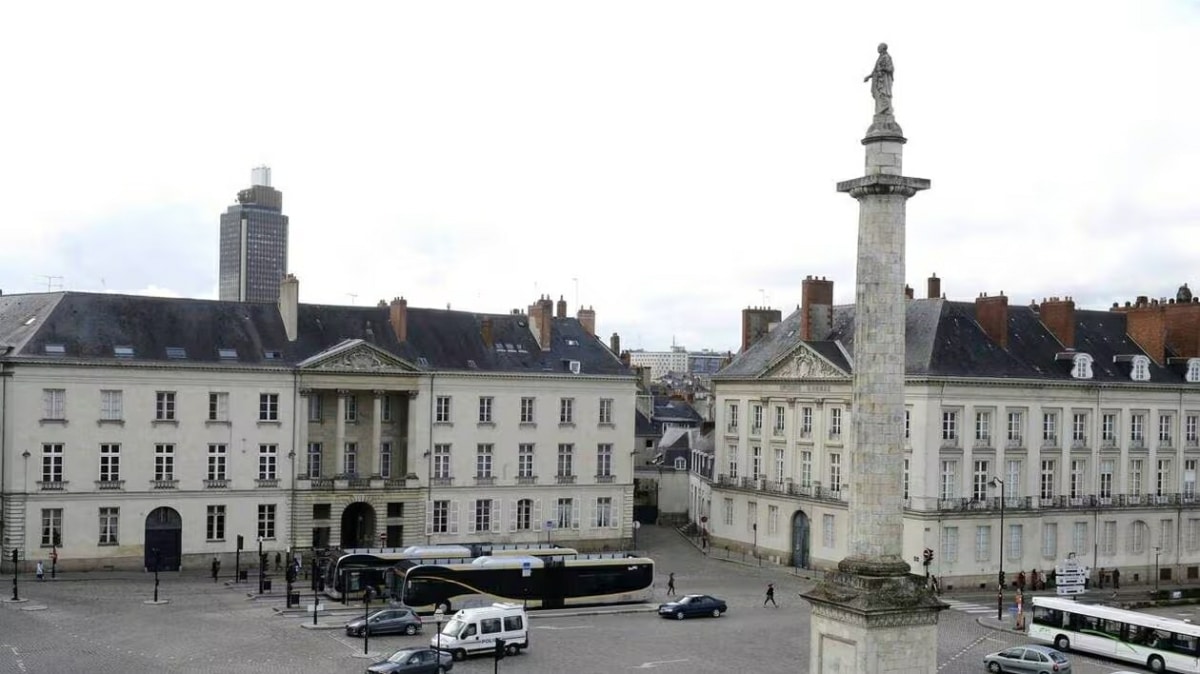 Nantes : le candidat LFI envisage d’enlever une statue de Louis XVI ...