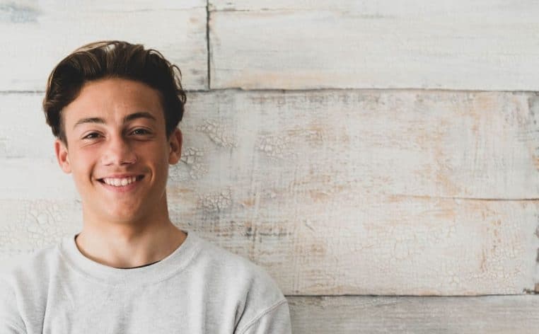 Bébés qui sentent bon, ados qui puent : la cause principale n’est pas ...