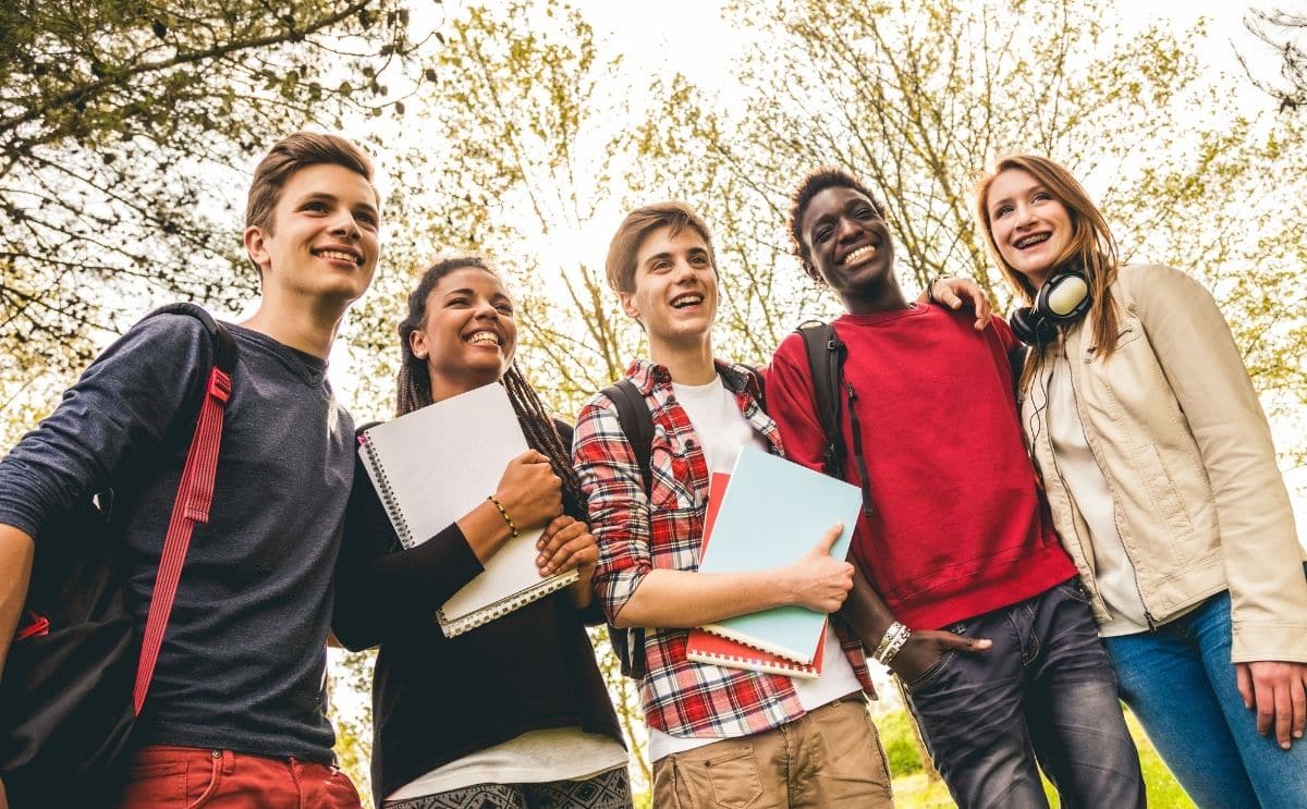Bébés qui sentent bon, ados qui puent : la cause principale n’est pas ...