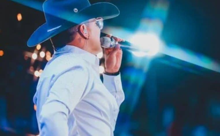 Il avait prédit sa mort : un chanteur célèbre meurt dans un crash d’avion