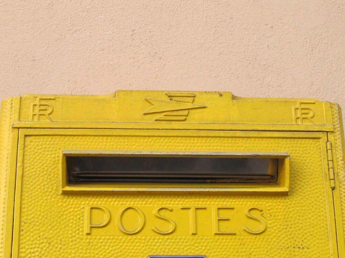 Après 17 ans à La Poste, ce facteur est licencié pour avoir refusé une ...
