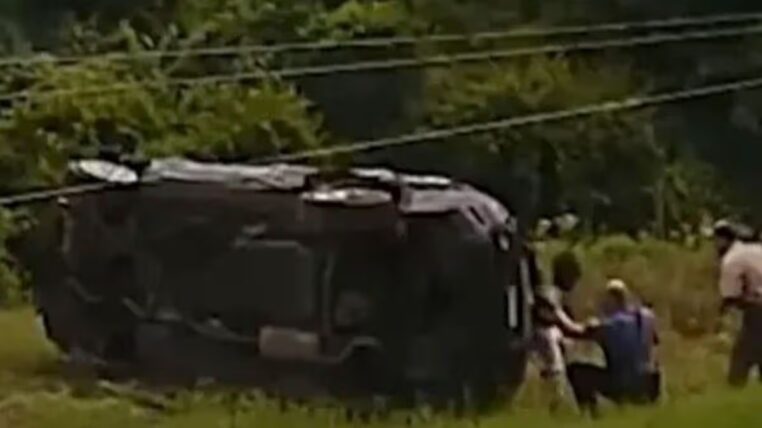 Un bébé de 4 mois éjecté d'un SUV lancé à 160 km/h…
